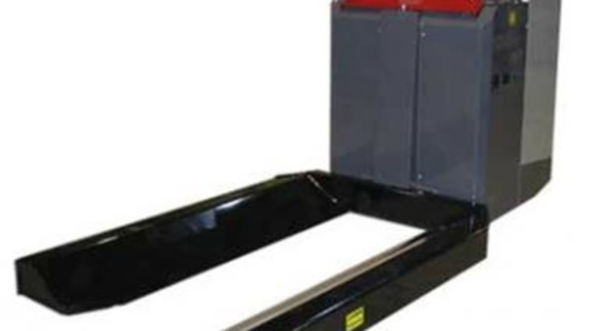 Paper roll handlers moving and lifting 5-10-ton loads | expometals