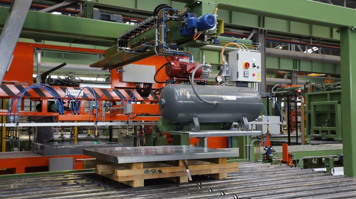 Pick&place device for sheet metal processing | expometals