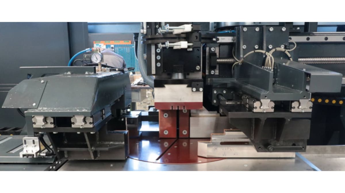 Sawing machines for straight cutting of tubes, profiles, and bars ...