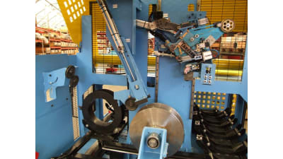 Automatic wire spooling machine for in-line or re-spooling operations ...