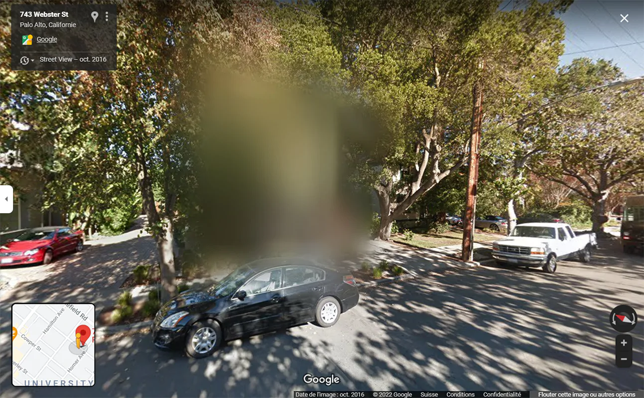 Apple's CEO Tim Cook Stalked By A Woman Who Claimed To Be His Wife | Eyerys