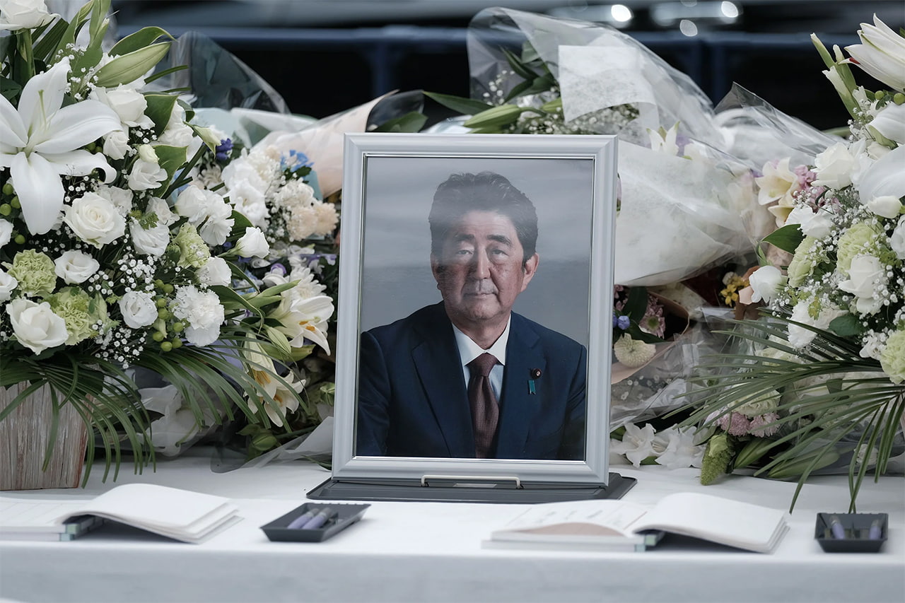 Meta And Twitter Struggle To Remove Videos Of Shinzo Abe's ...