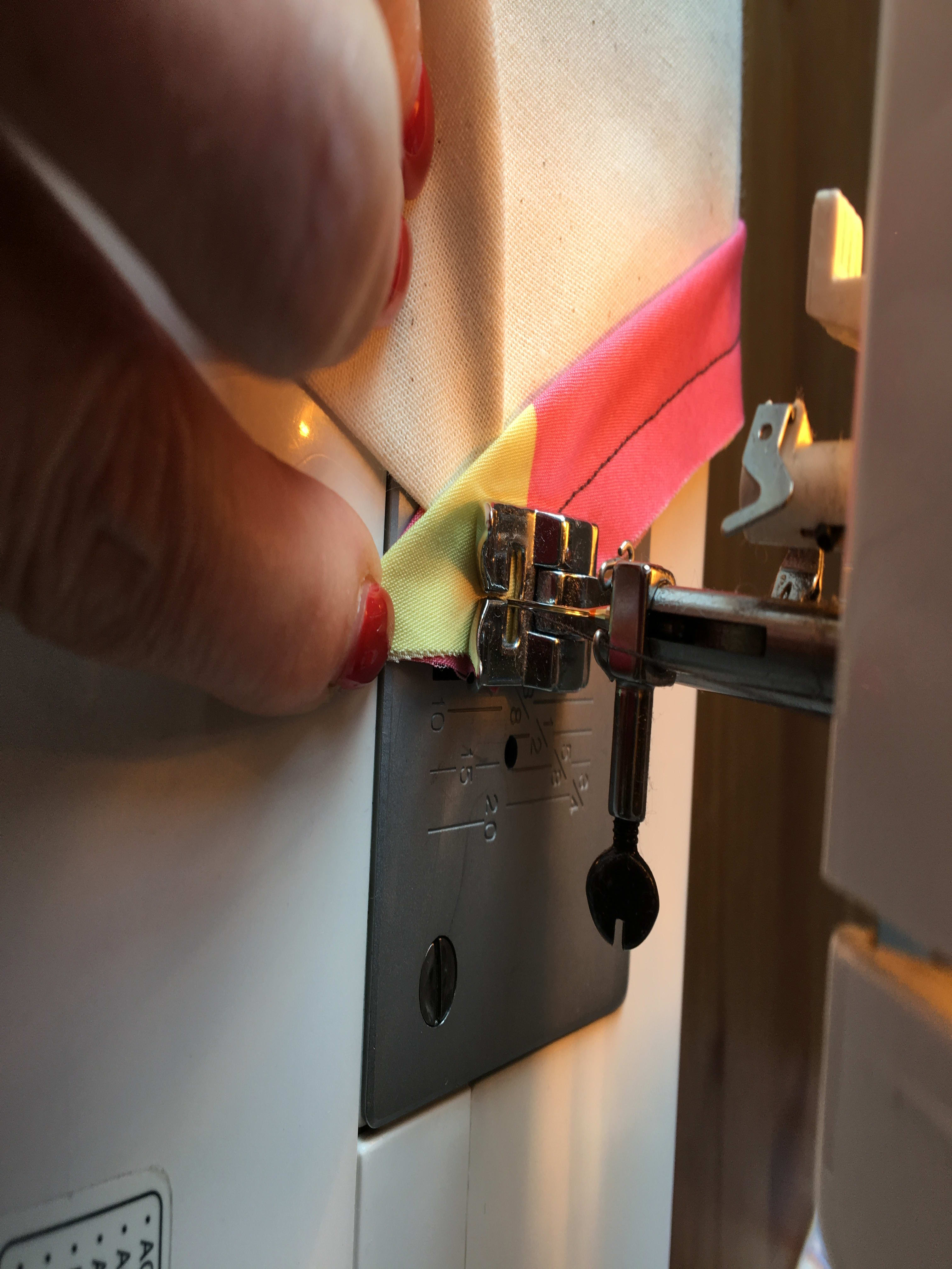 Top tip - V neckline finishing - Felixstowe Sewing School