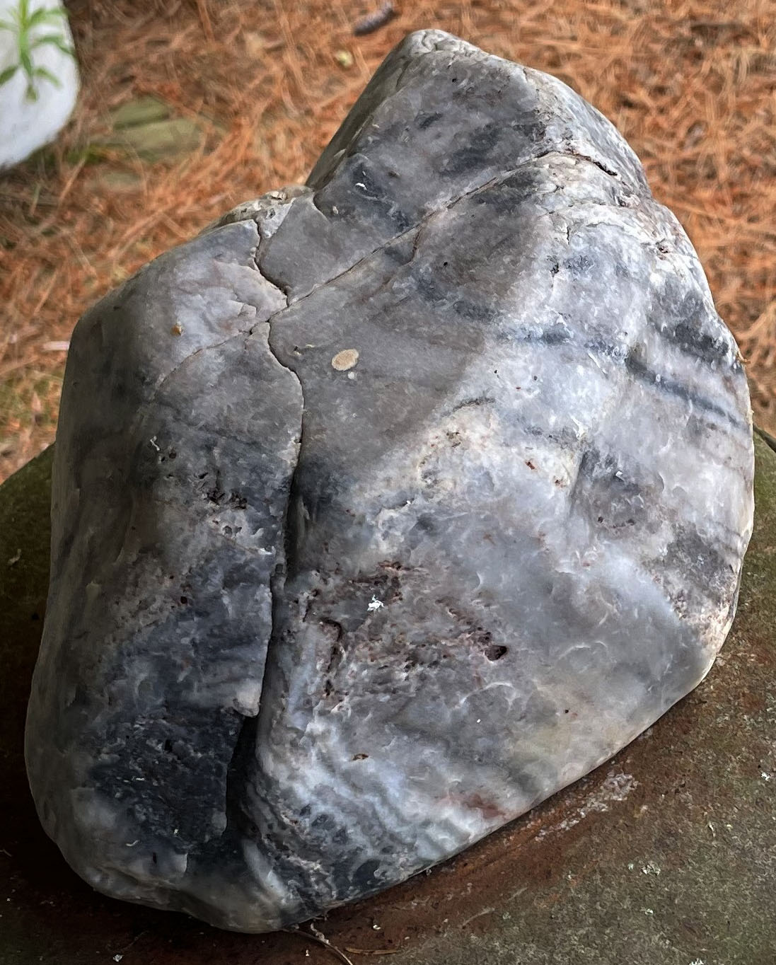 Banded Quartz/Chalcedony? | Rock Tumbling Hobby