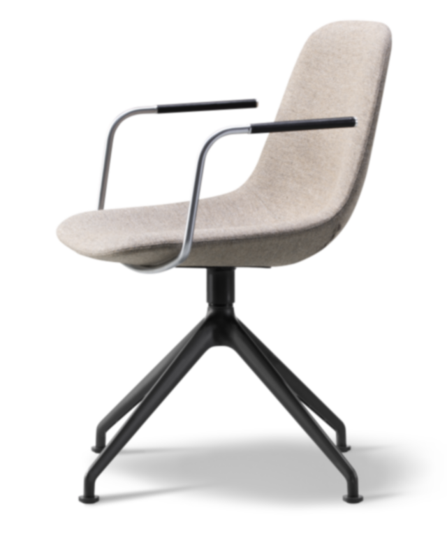 Eyes Swivel Armchair - Fredericia Furniture