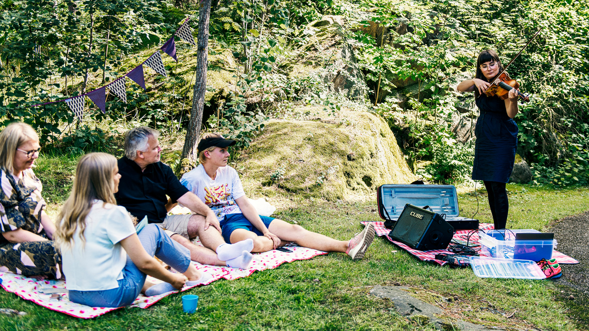 Gifting a micro concert