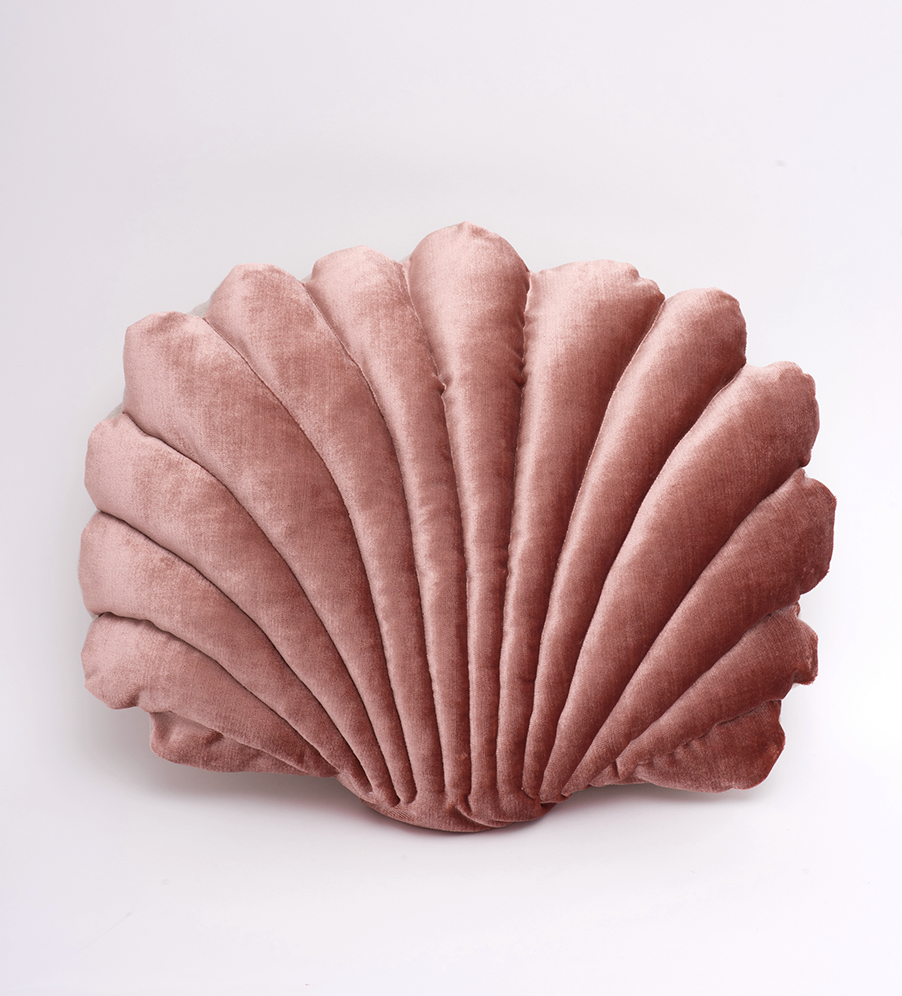 Very Goods | Shell Pillow in velvet - Large Pillow – tamar mogendorff