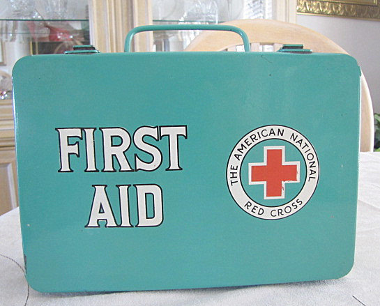 Very Goods | Vintage Mint Green Metal Red Cross First Aid Box