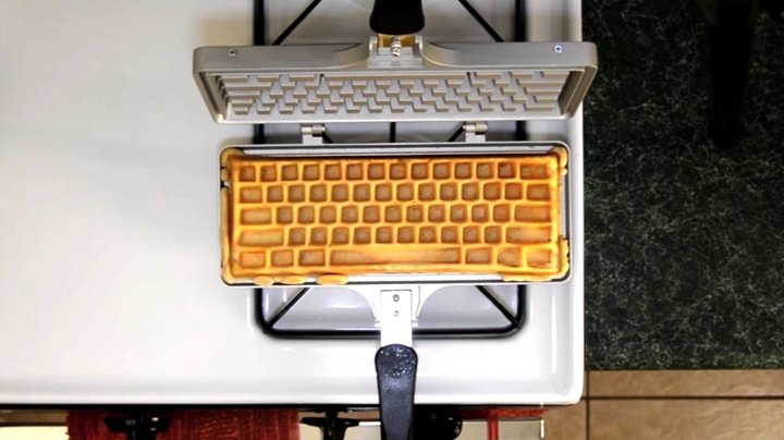 Very Goods | Amazon.com: The Keyboard Waffle Iron: Launchpad