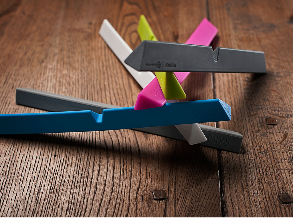 Very Goods | CURB Minimal Laptop Stand – designed by many
