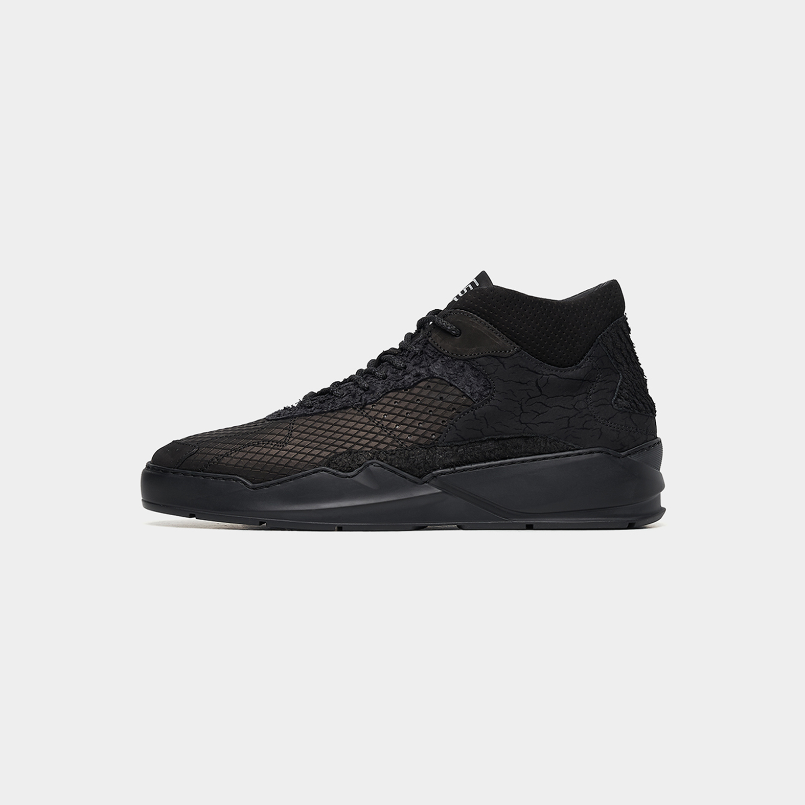 Lay Up Icey Wool All Black