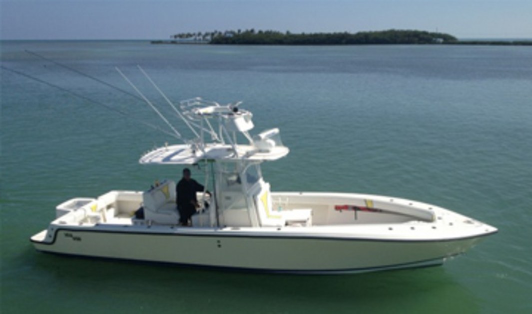 Fish with Gold Digger | Fin & Field