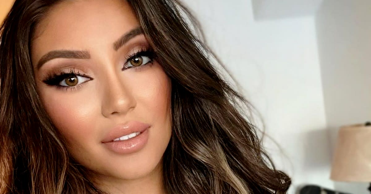 Tiktok Taas Aktiivinen Povipommi Ashley Lucero Palasi Videopalveluun