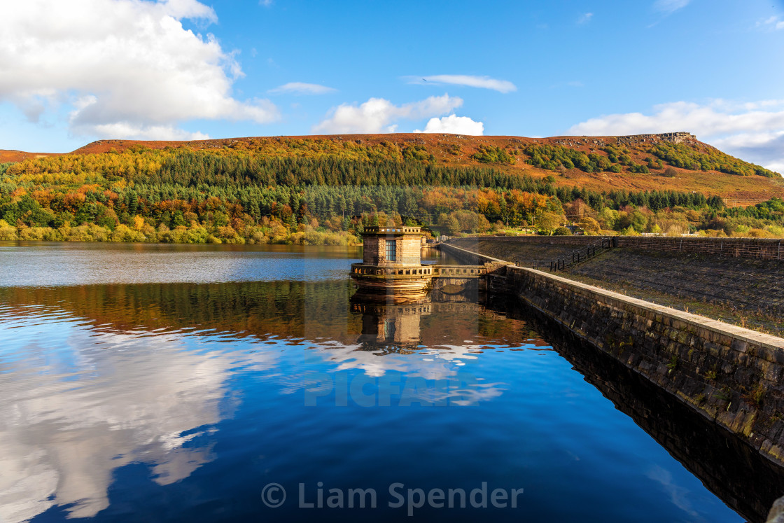 Ladybower Reservoir and Bamford Edge, UK by Liam Spender - buy prints ...