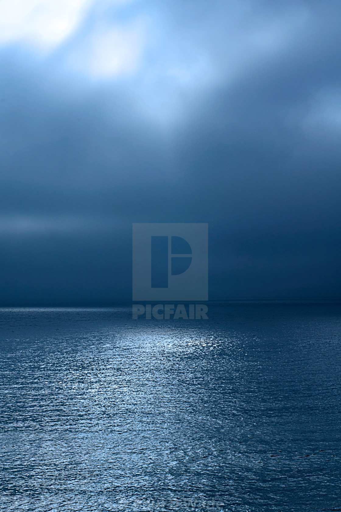Art & Collectibles Image of ocean landscape with a dramatic grey ocean ...