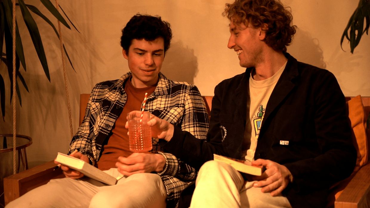 Video | At The Offline Club, you sit in a café for hours without a ...