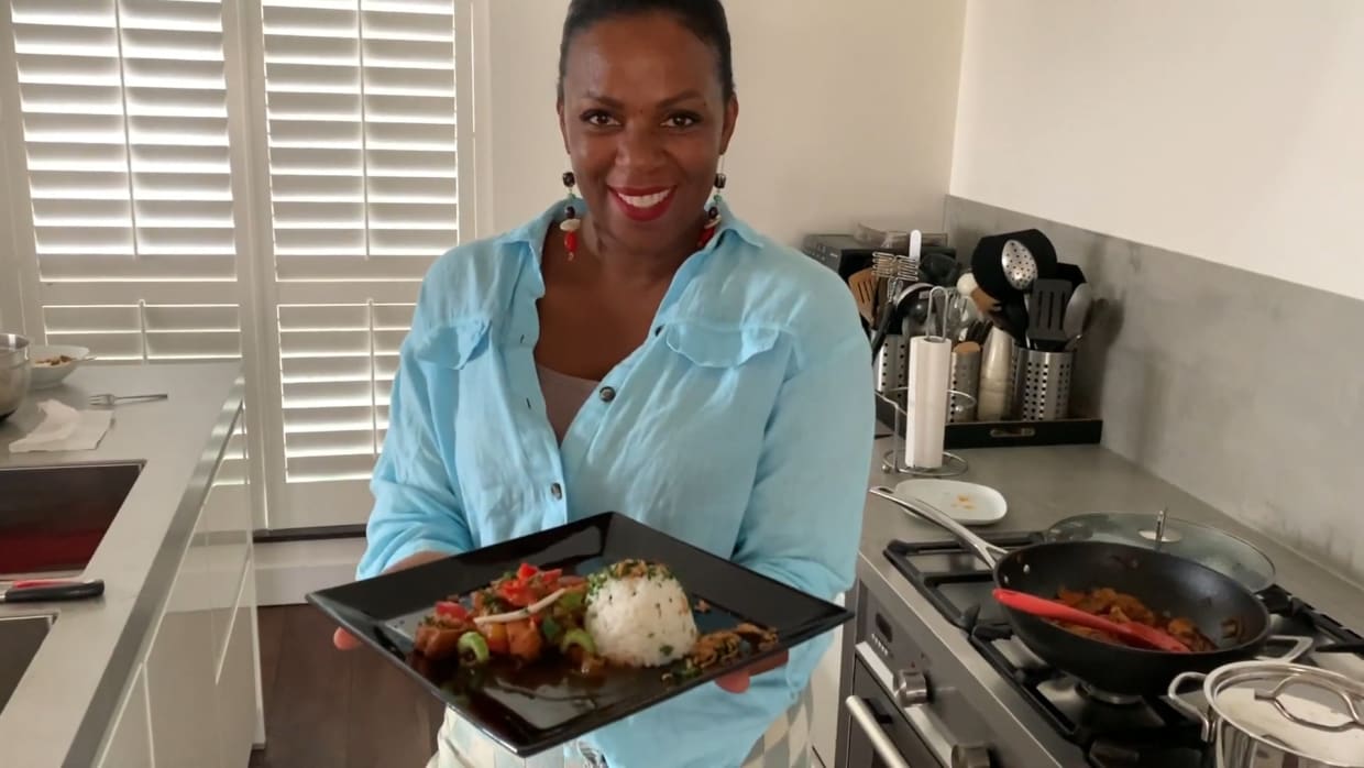 Tasha's Kitchen | Kip in zoetzure saus - Folia