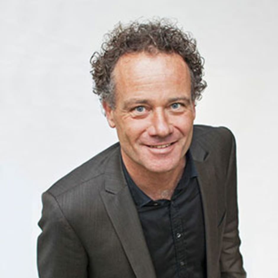 Hoogleraar schrijft boek over DAF als symbool van gezapigheid en ...