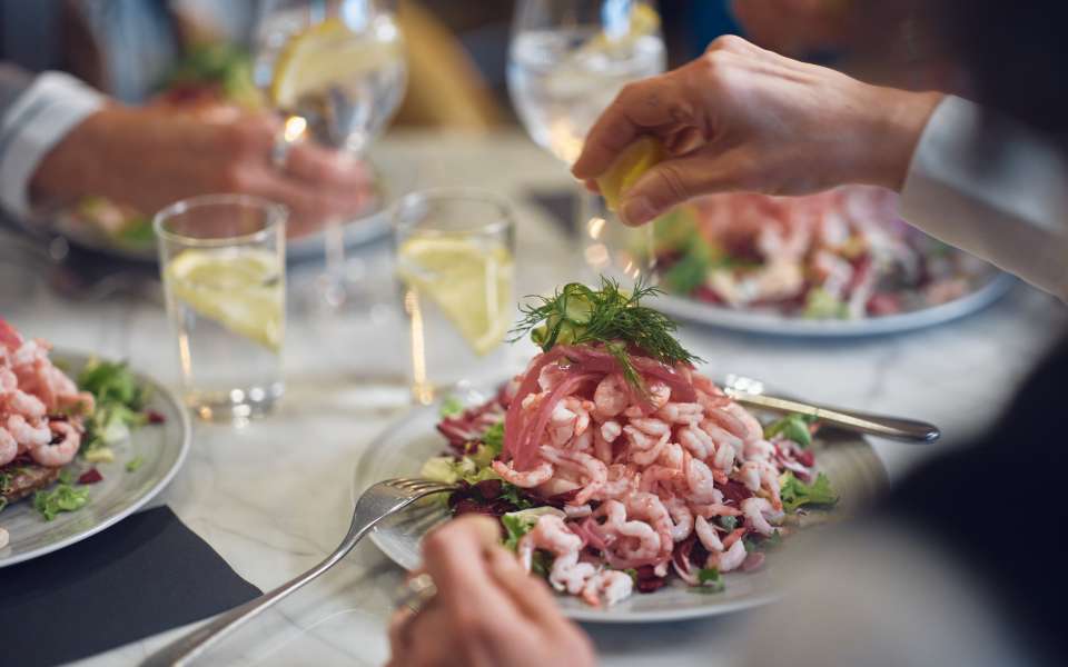 Boka julbord på Ulriksdals Värdshus i Stockholm - julbord.se
