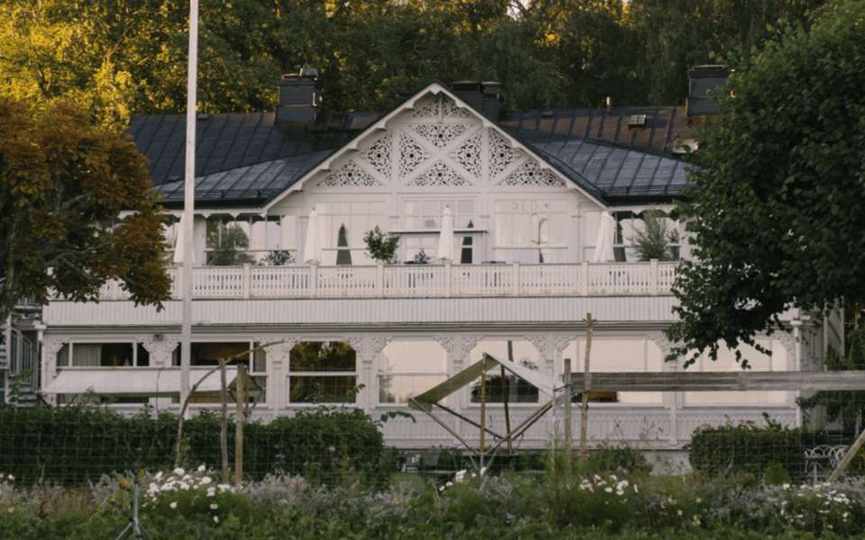Boka julbord på Ulriksdals Värdshus i Stockholm - julbord.se