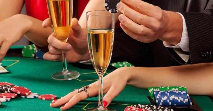 What to Eat and Drink When Gambling - Find Best Restaurants in Karachi