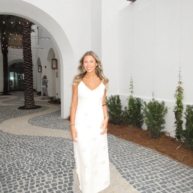 Olivia Potts | Fora Travel
