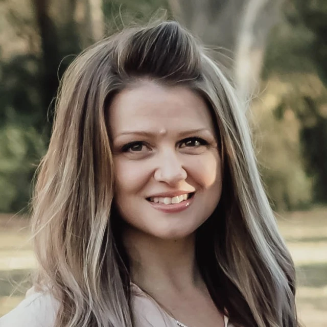 Mandy Ischy | Fora Travel