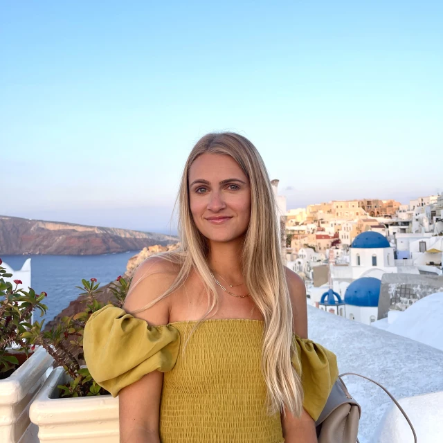Unwind in Greece: A Guide to Athens, Santorini & Mykonos