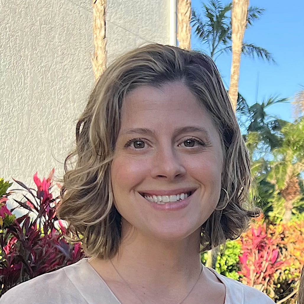 Sara Lopacki | Fora Travel