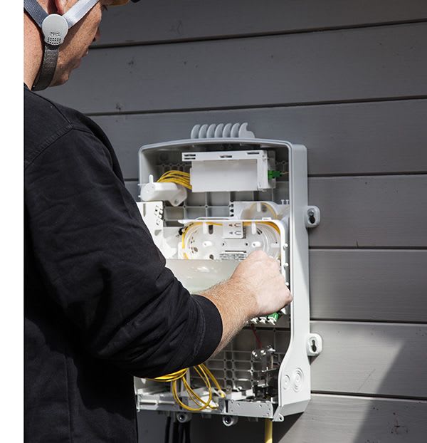 Wall boxes and cabinets for fiber optic