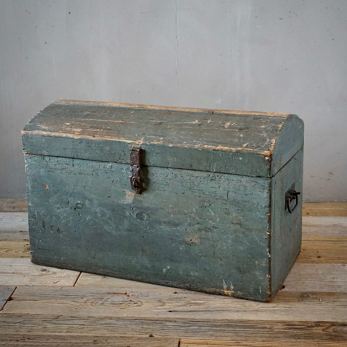 Miniature Steamer Trunk | BARAN de BORDEAUX - French Antiques & Interiors