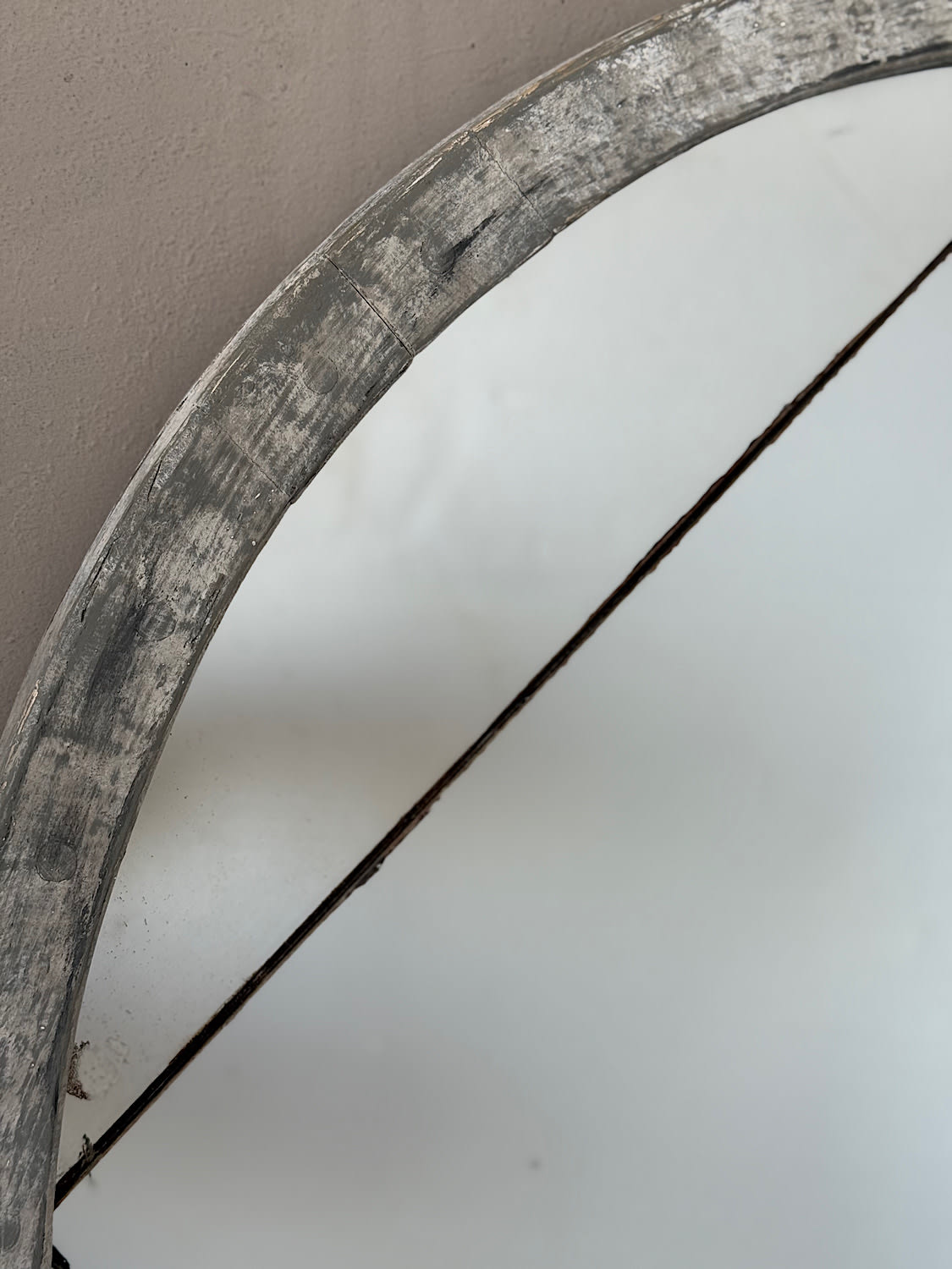 Round Painted French Mirror | BARAN de BORDEAUX - French Antiques ...