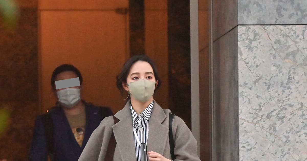 関係者たちに深々とお辞儀を…Cocomi「オーケストラに客演」でみせた”神行動” | FRIDAYデジタル