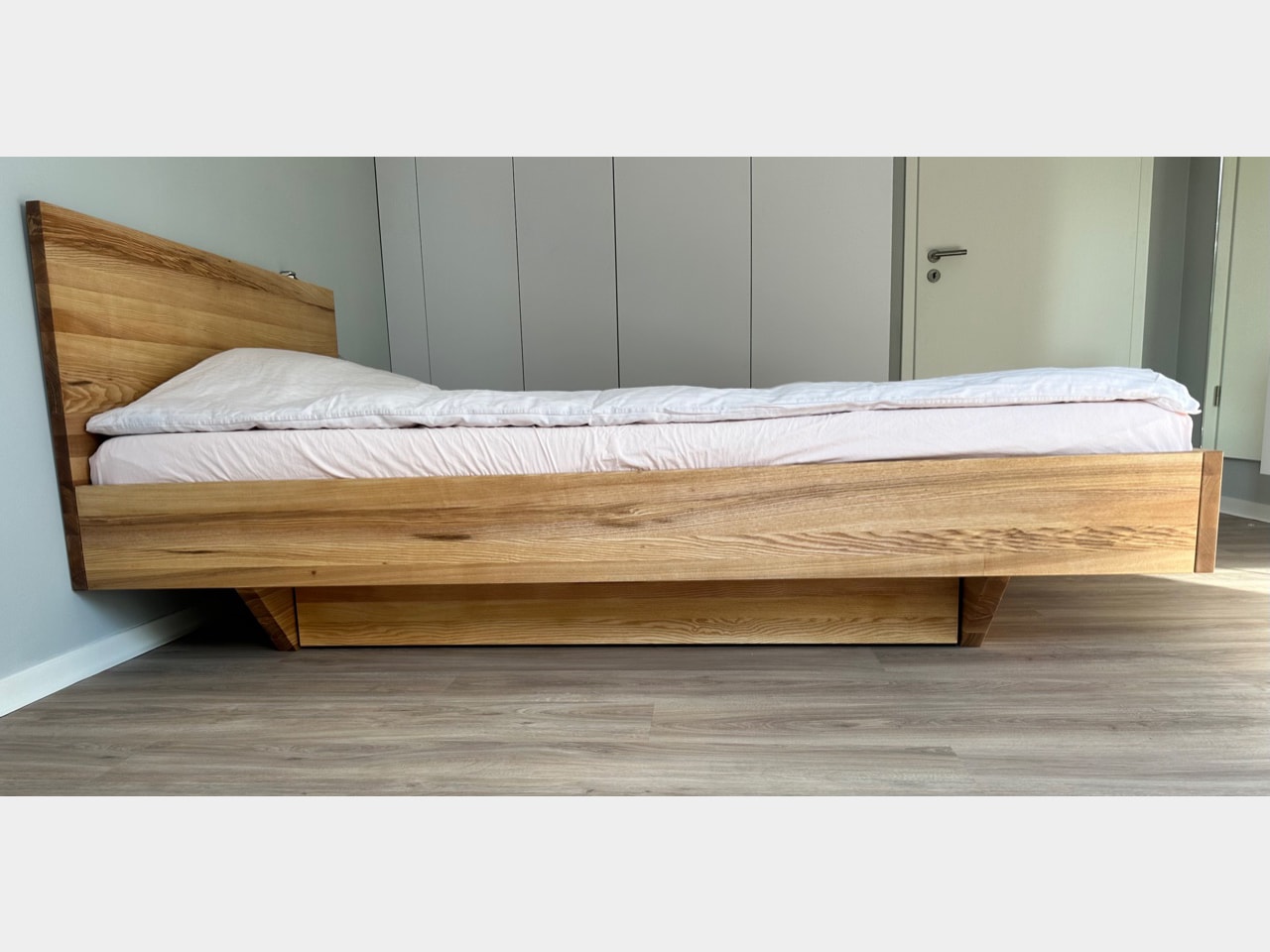 Massivholzbett nach Maß in 8 Holzarten | Frohraum