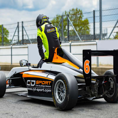 Single-seater Formula 4 driving course at Circuit du Laquais