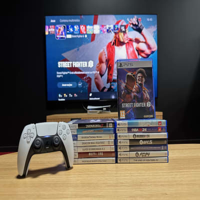 Gaming area - PS5 / Switch (private lounge) and arcade terminals
