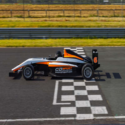 F4 single-seater driving course, La Ferté Gaucher circuit