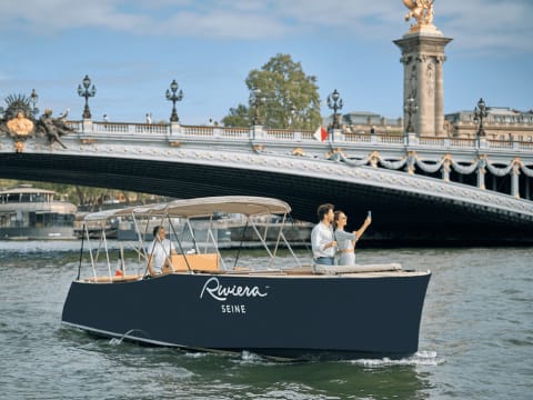 Croisière privative sur la Seine depuis Paris 7ème