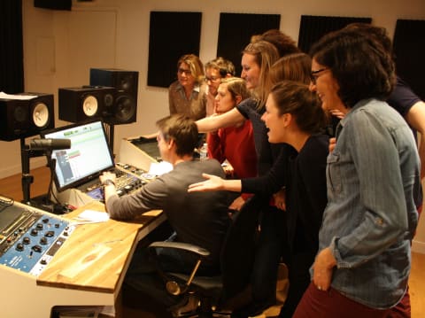 Team Building Enregistrement de Chanson en Studio à Paris