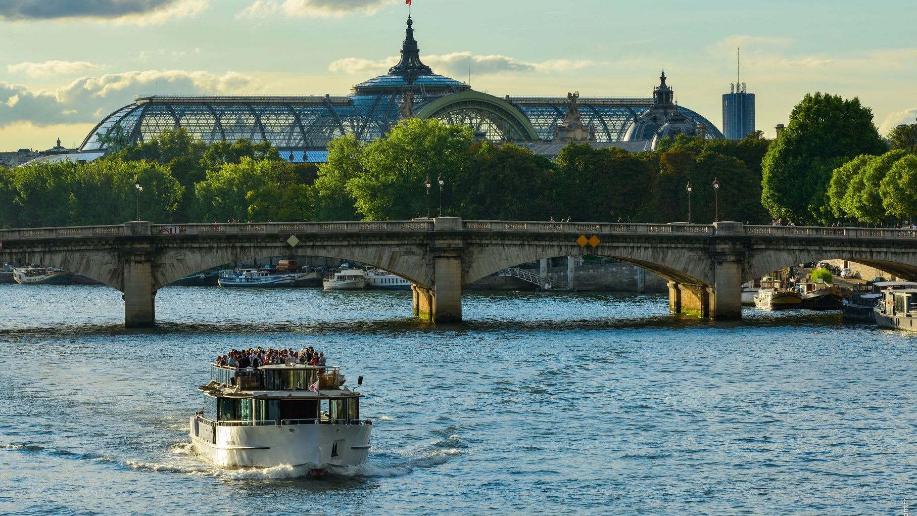 La Seine : histoire et rôle du fleuve à Paris - Blog Funbooker | Le Funzine