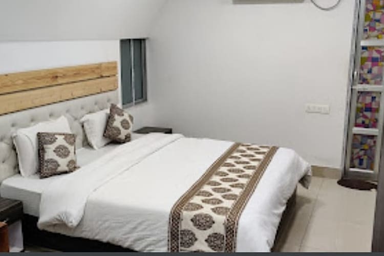 Royal Heritage Camp Madarihat