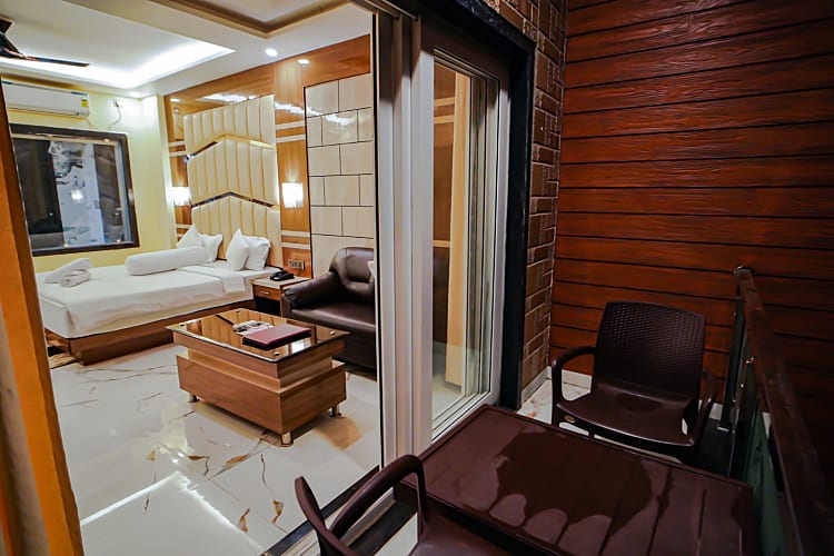 Best Sea View Hotels with swimming pool in Mandarmani