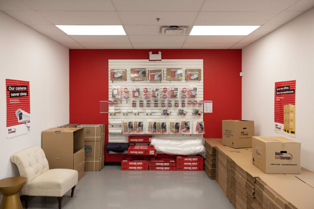 Apple Self Storage - Thunder Bay, ON near Intercity