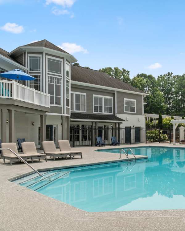 Chattahoochee Ridge: Atlanta, GA Apartments in Sandy Springs