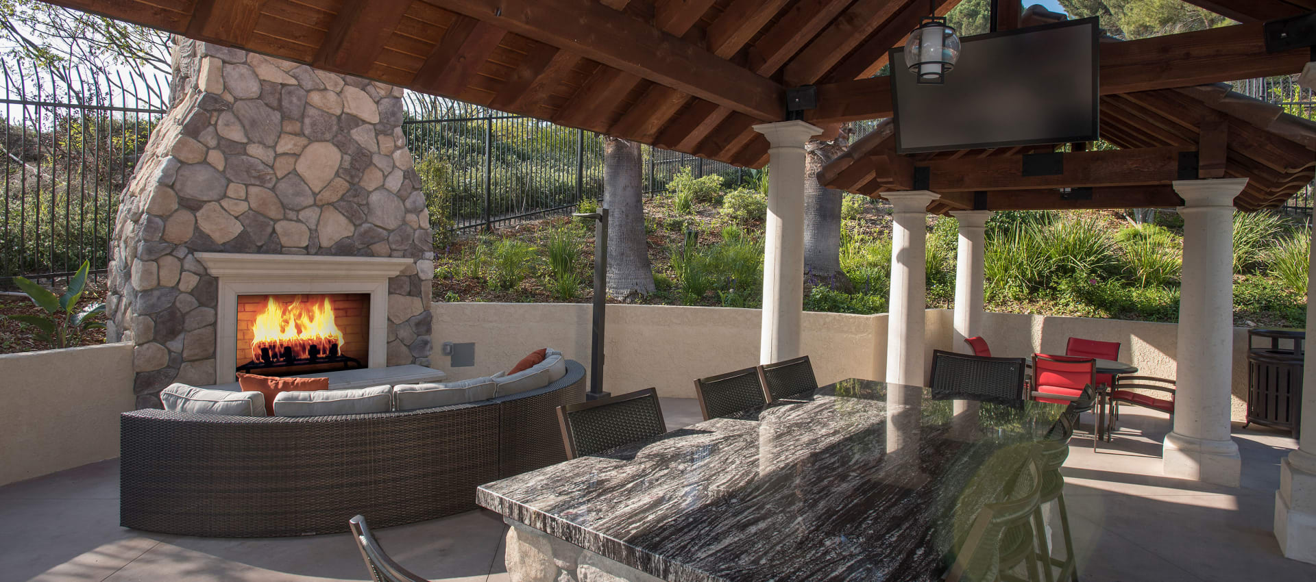 Photos of Shadow Ridge Apartment Homes in Simi Valley, CA