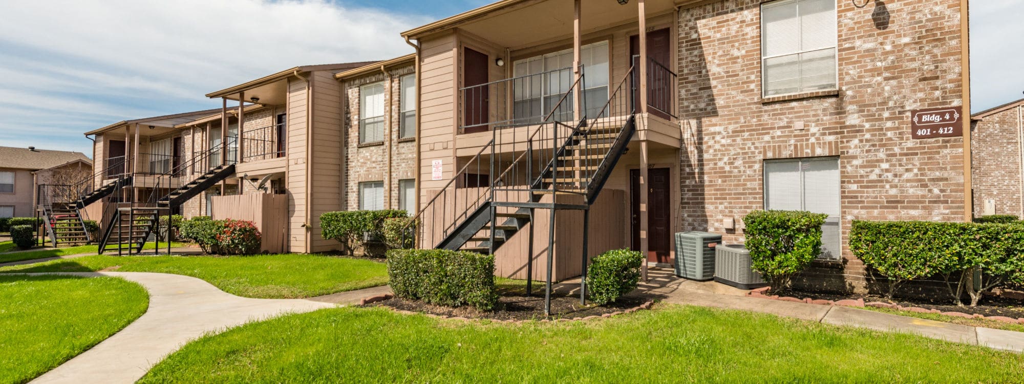 Schedule a Tour of Summit at 7700 in Houston