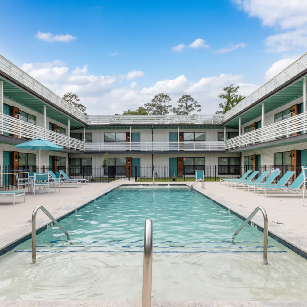 Modern Garden Oaks Houston, TX Apartments | Melrose