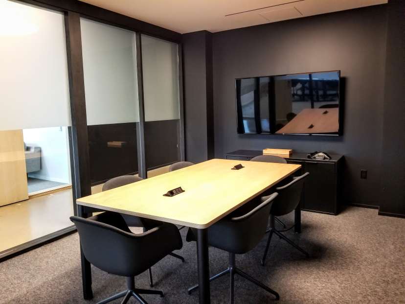 Midsize Meeting Room (M3) at CENTRL Office | Gable