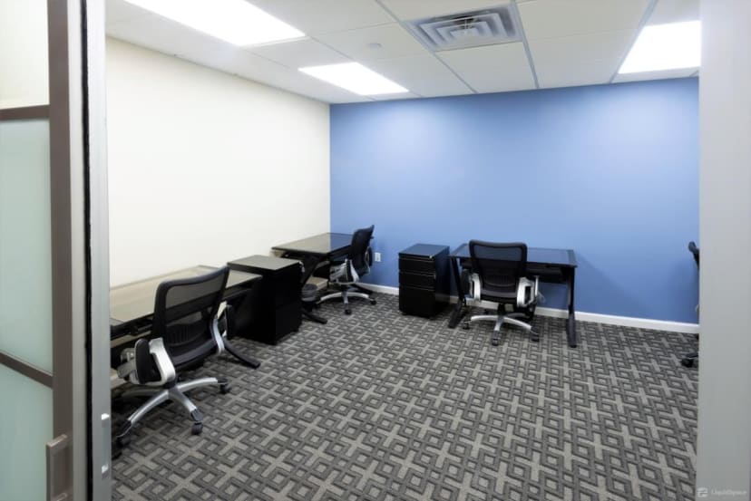 3-Person Interior Day Office at Jay Suites Grand Central | Gable