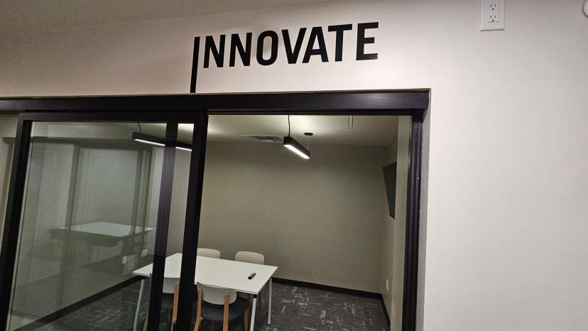 Innovate - Meeting Room at Launch Downtown | Gable